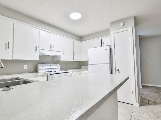 Courtyards on the Park 2 Bedroom Apartment for Rent at 2401 45th St, Lubbock, TX 79412 Clapp Park