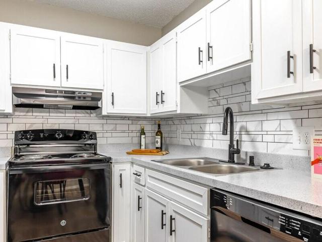 Courtyards by the Lake 2 Bedroom Apartment for Rent at 6504 Quaker Ave, Lubbock, TX 79413