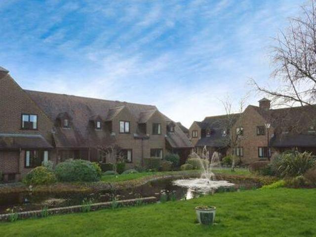 Courville Close, Alveston, 2 Bedroom Cottage