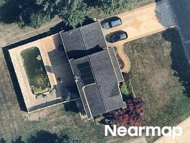 Courville Dr
