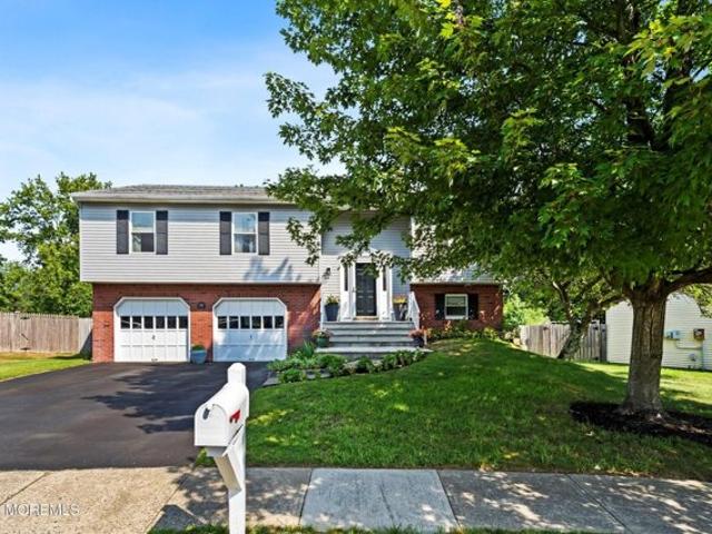 Cove Ct, Howell, Home For Sale