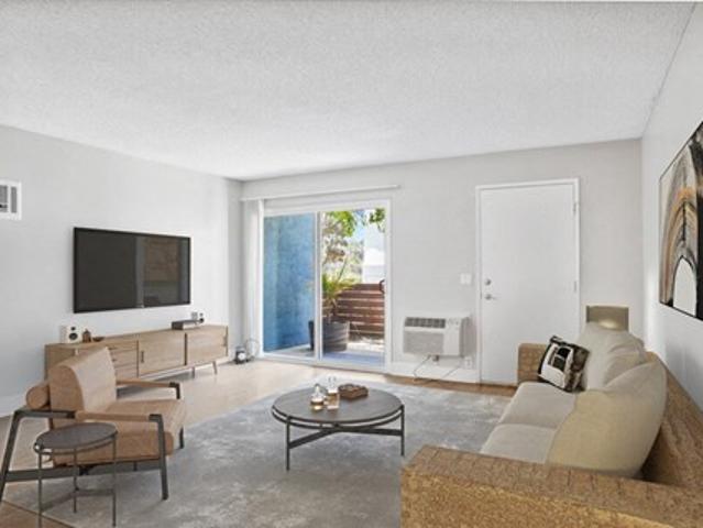 Cove La Mesa 3 Bed • 2 Bath