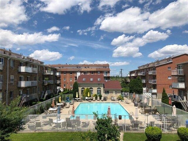 Cove Ln Apt C, Brooklyn, Condo For Sale