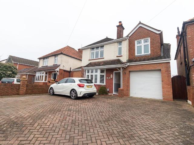 Cove Road, Farnborough GU14, 4 bed detached house to rent, £2,300 pcm | PrimeLocation