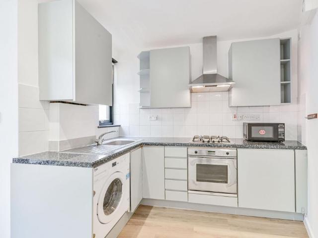 Covent Garden, London, WC2H 1 bed flat to rent £2,384 pcm £550 pw
