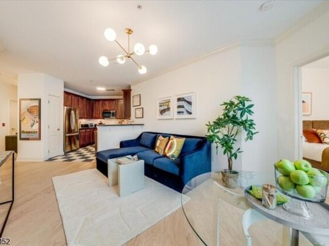 Coventry Ct Unit,riverdale, Condo For Sale