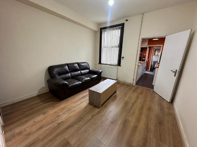 Coventry CV2 3 bed terraced house to rent £1,275 pcm £294 pw