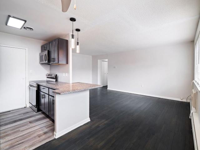 Coventry Mayfield Apartments 2 Bedroom Apartment for Rent at 2866 Mayfield Rd, Cleveland Heights, OH 44118 Cleveland Heights