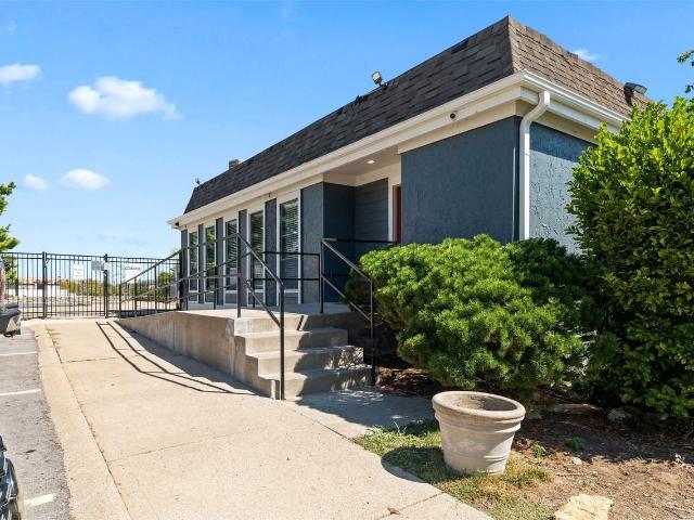 Coventry Park KC Apartments LLC 1 Bedroom Apartment for Rent at 3926 S Redwood Dr, Independence, MO 64055 39th East