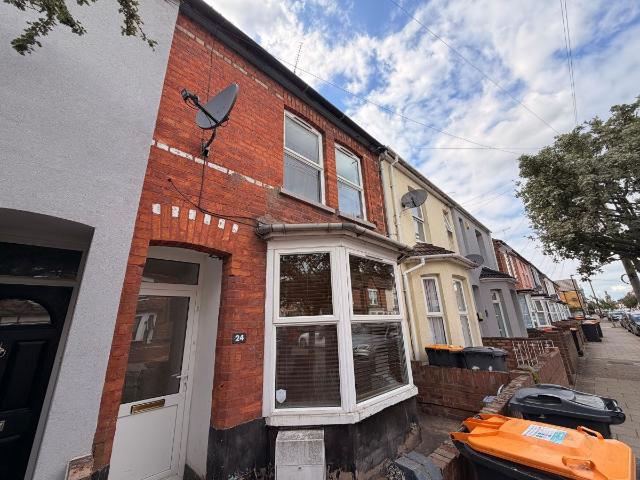 Coventry Road, Bedford MK40, Terraced house to rent, £1,300 pcm | PrimeLocation