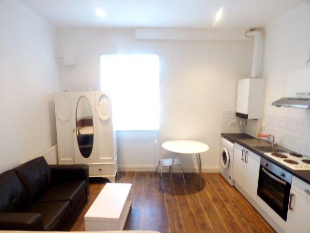 Coventry Road, London IG1, Studio to rent, £1,000 pcm | PrimeLocation