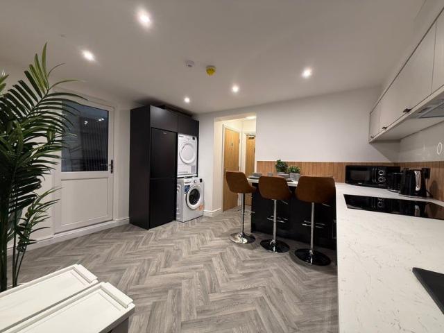Coventry Road, Warwick CV34, Studio to rent, £1,100 pcm | PrimeLocation
