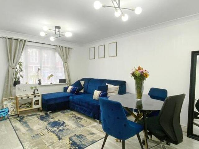 Covesfield, Northfleet, 2 Bedroom Flat
