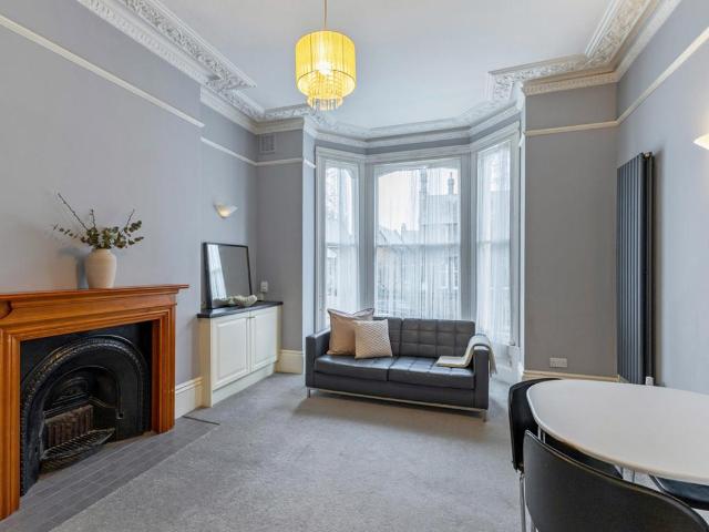Coverdale Road, London, W12 2 bed flat to rent £2,817 pcm £650 pw