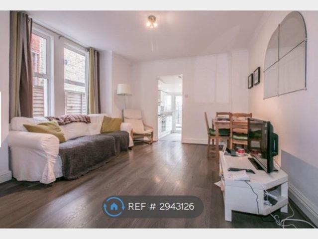 Coverton Road, London SW17, 2 bed flat to rent, £2,300 pcm | PrimeLocation