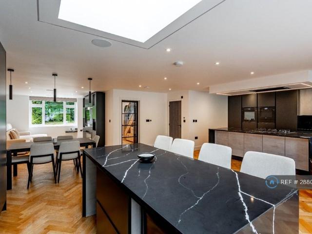 Coverts Road, Esher, KT10 4 bed semi detached house to rent £3,750 pcm £865 pw