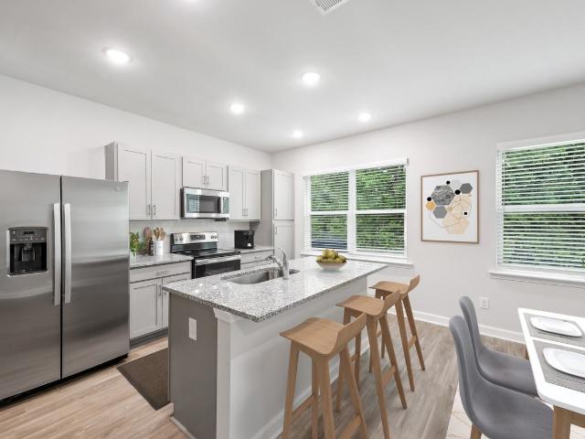 Covey Homes Newnan Village 2 Bedroom Apartment for Rent at 10 10 American Avenue, Newnan, GA 30263