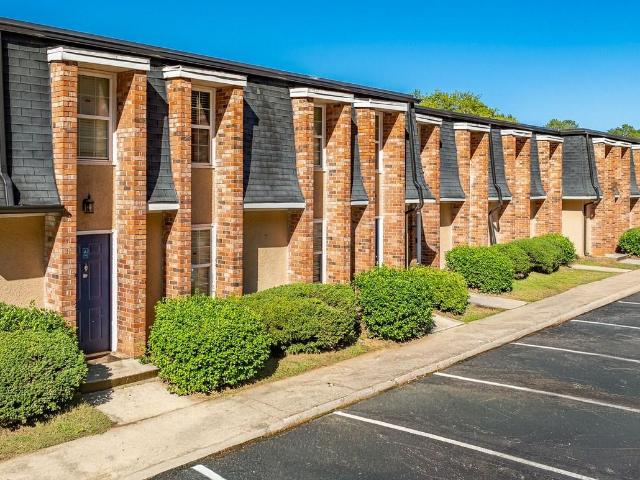 Covington Square Townhomes 3 Bedroom Home for Rent at 4565 Covington Hwy, Decatur, GA 30035
