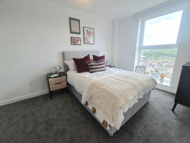 Cow Green, Halifax HX1, 1 bed flat to rent, £950 pcm | PrimeLocation