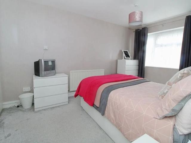 Cowan Close, RUGBY