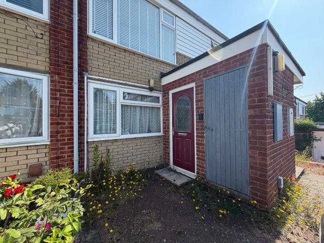 Cowan Close, Rugby CV22, 2 bed maisonette to rent, £900 pcm | PrimeLocation