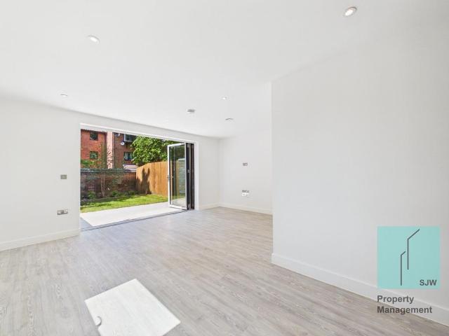 Cowan Gardens, London N15 4 bed terraced house to rent £3,500 pcm £808 pw