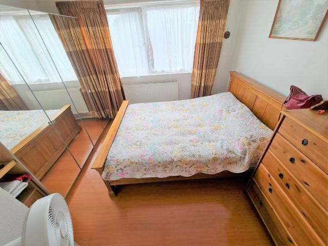 Cowbridge Lane, Barking, Essex IG11, 3 bed flat to rent, £2,150 pcm | PrimeLocation