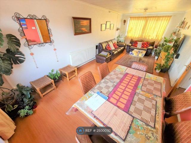 Cowbridge Lane, Barking IG11, 3 bed flat to rent, £2,150 pcm | PrimeLocation
