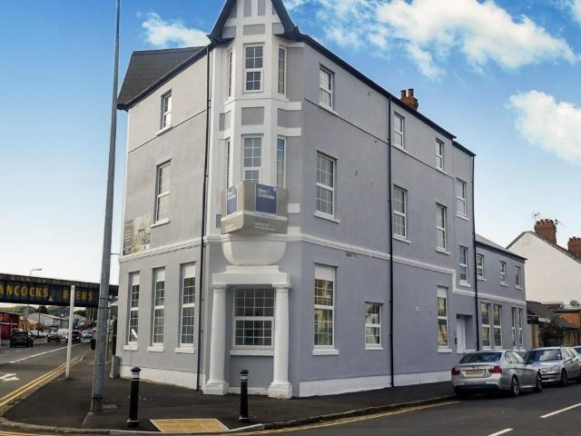 Cowbridge Road East, Cardiff, Cardiff CF5, 2 bed flat to rent, £1,100 pcm | PrimeLocation