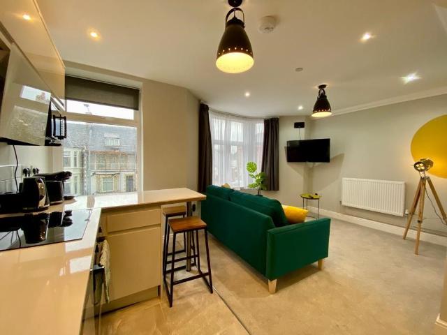 Cowbridge Road East, Cardiff CF5, 1 bed flat to rent, £950 pcm | PrimeLocation
