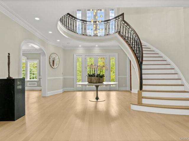 Cowdray Park Dr, Armonk, Home For Sale