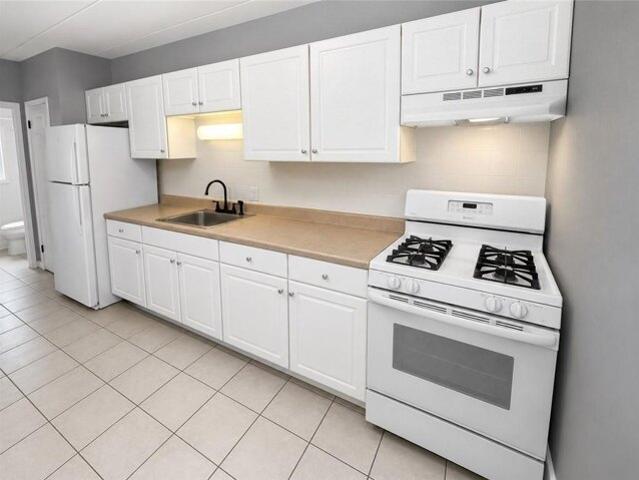 Cowesett Ave Apt,west Warwick, Condo For Sale