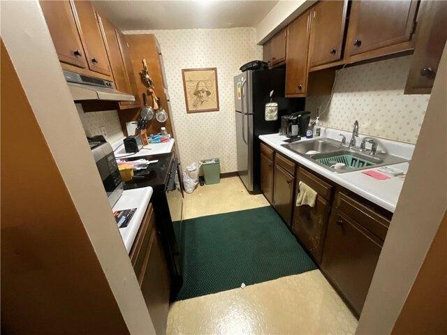 Cowesett Ave Apt,west Warwick, Condo For Sale