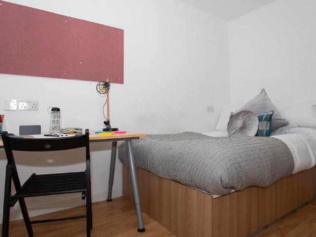 Cowgate, Edinburgh EH1, 1 bed flat to rent, £953 pcm | PrimeLocation