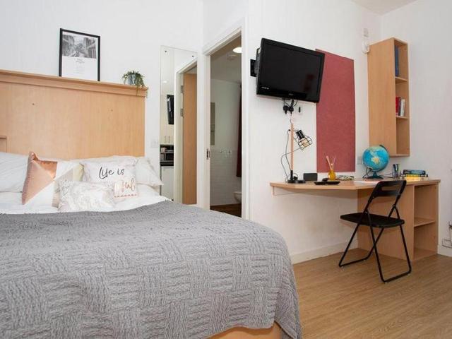 Cowgate, Edinburgh EH1 Studio to rent £1,235 pcm £285 pw
