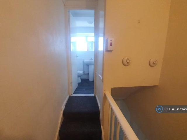 Cowick Road, London, SW17 2 bed end of terrace house to rent £2,250 pcm £519 pw