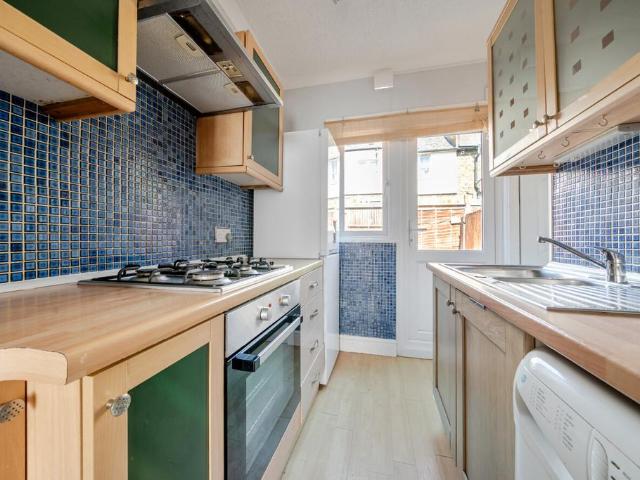 Cowick Road, London, SW17 2 bed house to rent £2,400 pcm £554 pw