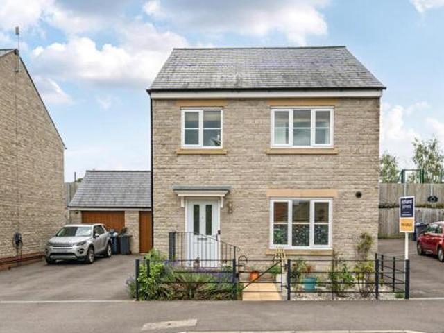 Cowleaze, Purton, 4 Bedroom Detached