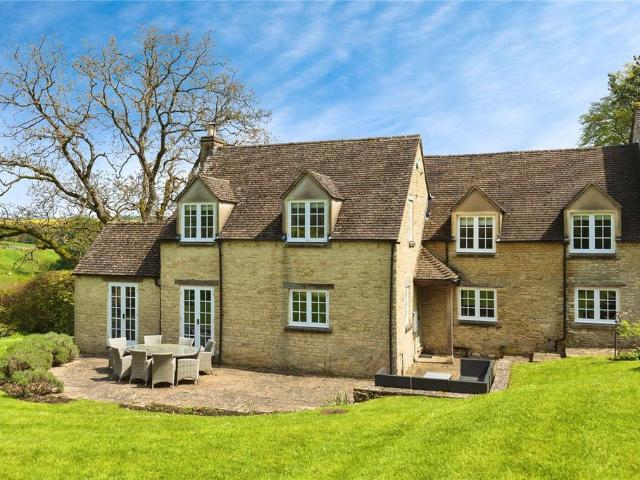 Cowley, Cheltenham, Gloucestershire. 3 bed semi detached house to rent £3,750 pcm £865 pw