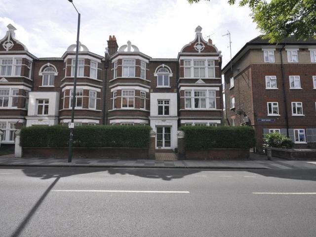 Cowley Mansions, Mortlake, SW14 1 bed flat to rent £1,650 pcm £381 pw