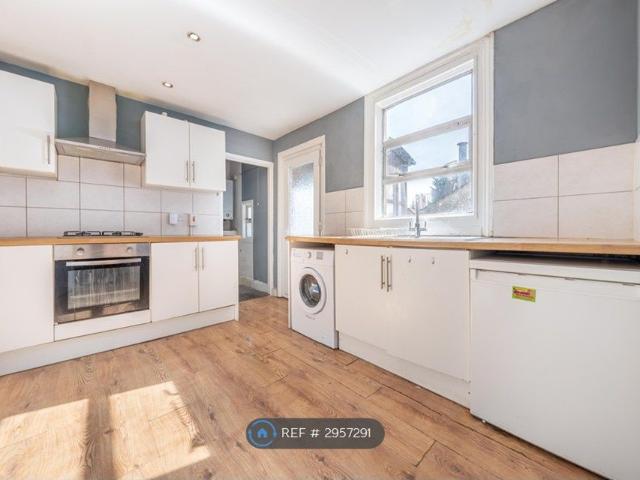 Cowley Mill Road, Uxbridge UB8, 4 bed semi detached house to rent, £2,500 pcm | PrimeLocation