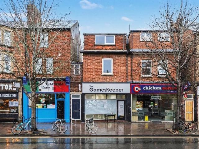 Cowley Road, Oxford 2 bed apartment to rent £2,300 pcm £531 pw
