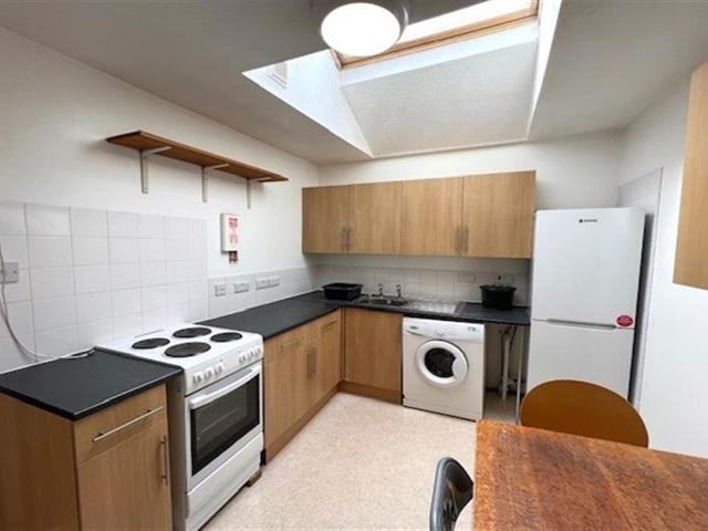 Cowley Road, Oxford OX4, 2 bed flat to rent, £1,750 pcm | PrimeLocation