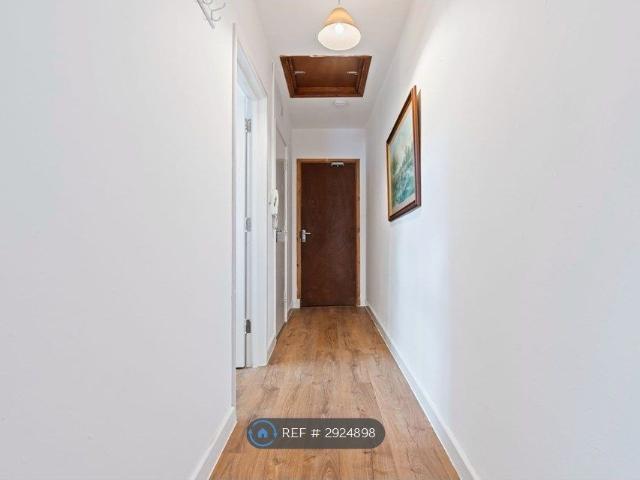 Cowley Road, Oxford OX4, 3 bed flat to rent, £2,200 pcm | PrimeLocation