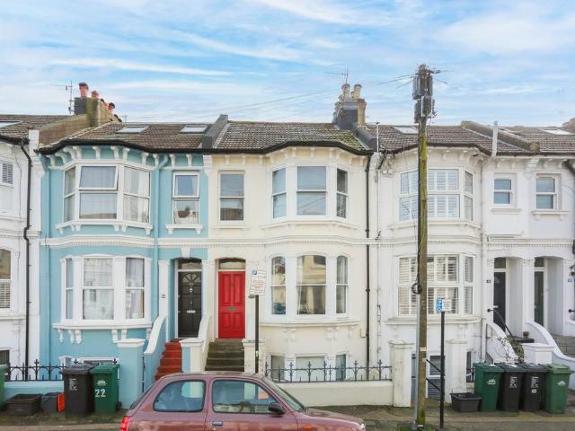 Cowper Street, Hove, BN3 2 bed flat to rent £1,750 pcm £404 pw