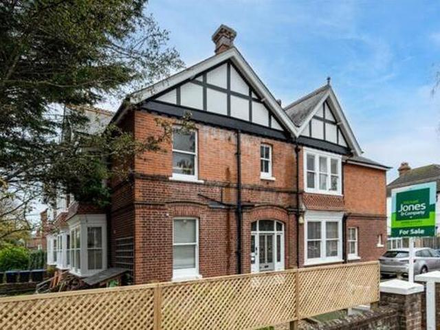 Cowper Road, Worthing, 2 Bedroom Flat