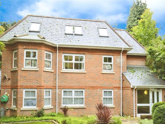 Cox Hollow, Reading, Berkshire RG30, 2 bed flat to rent, £1,400 pcm | PrimeLocation