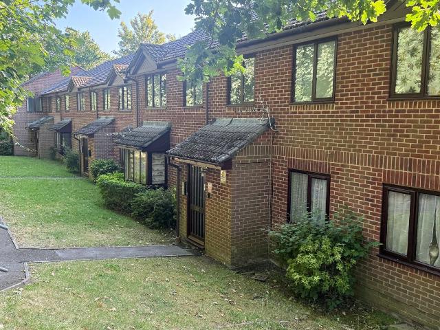 Coxford Close, Southampton SO16, 2 bed flat to rent, £1,100 pcm | PrimeLocation