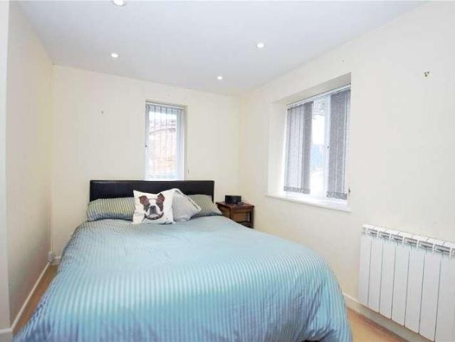 Coxs Close, High Street, Crediton, Devon, EX17