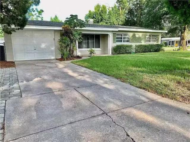 Cozy Midcentury Modern Home with Easy Highway Access 933 Earl.